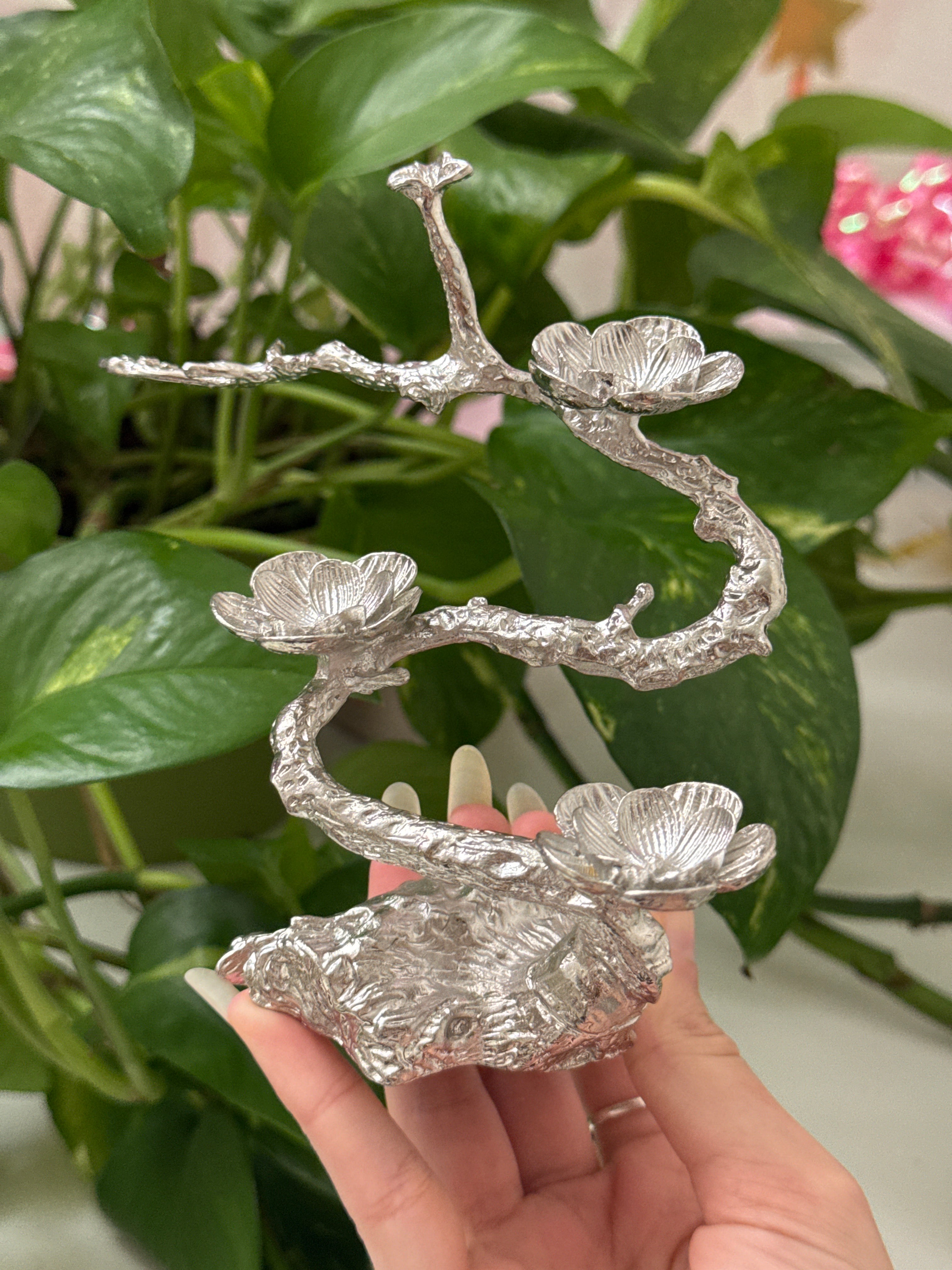 Triple Flower Silver Sphere Stand – GaiasWellness